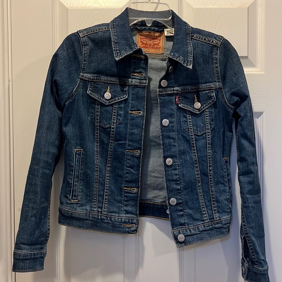 Levi's | Jackets & Coats | Womens Levi Strauss Denim Jean Jacket Xs ...